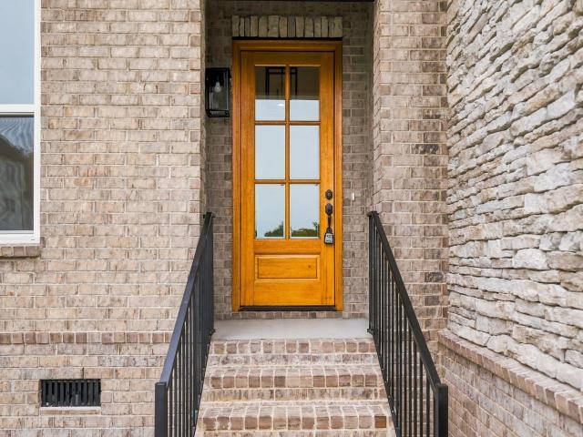 1004 Tiane Trail