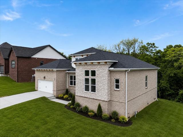 1004 Tiane Trail