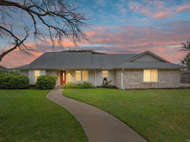 1004 Tillamook St, Hewitt, TX 76643