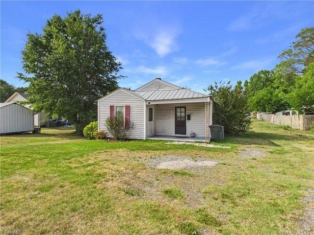 1004 Unity St, Thomasville, NC 27360