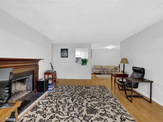 1004 Vicksburg Place