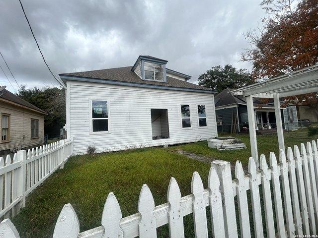 1004 W Cherry Ave, Orange, TX 77630