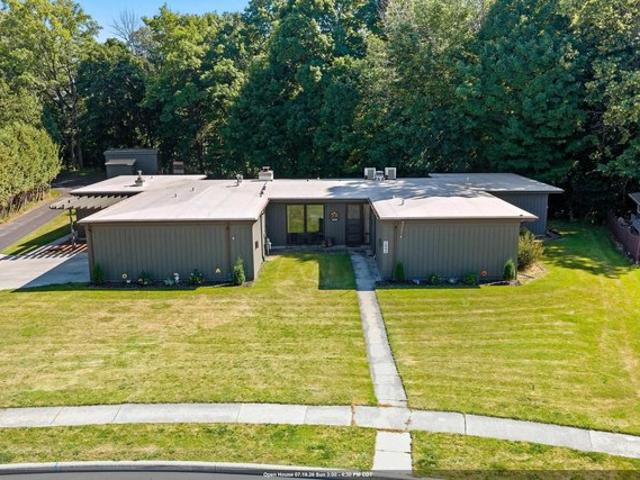 1004 W Crescent Dr, Manitowoc, WI 54220