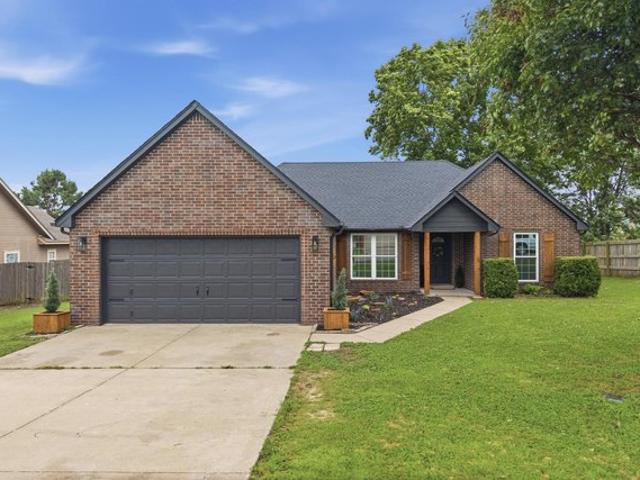 1004 W Beech St, Skiatook, OK 74070