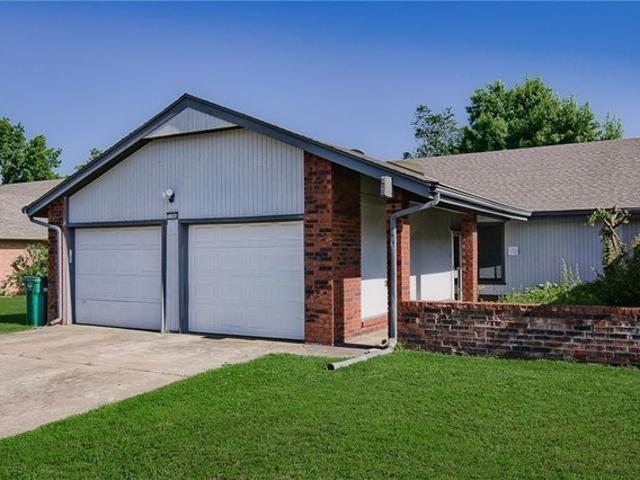 1004 W Linden St, Rogers, AR 72756