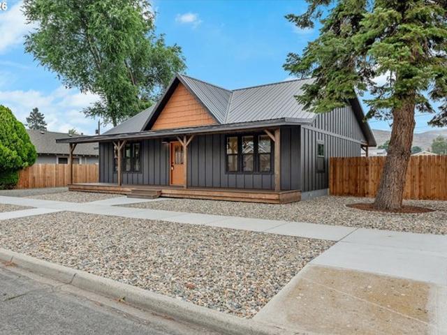 1004 Walnut St, Baker City, OR 97814