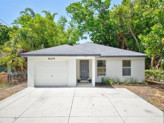 1004 17th Ave W, Bradenton, FL 34205