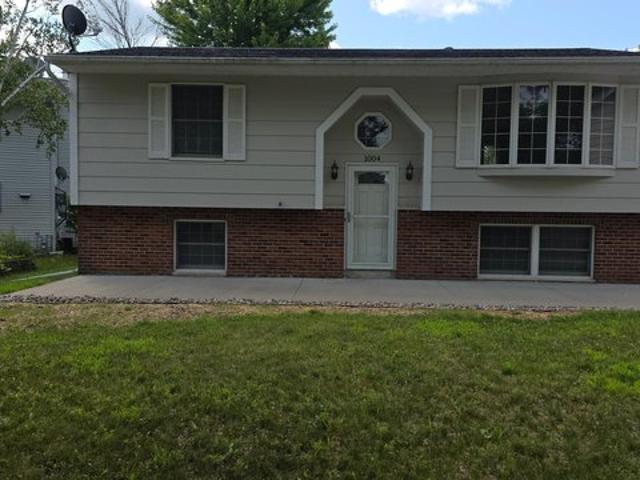 1004 21st St SE, Rochester, MN 55904