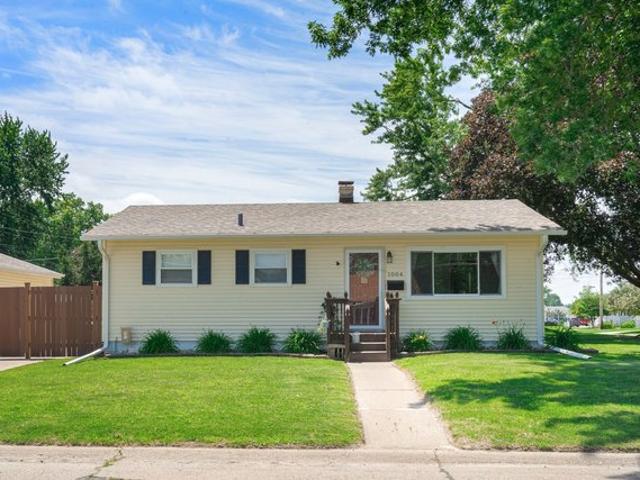 1004 37th Ave, East Moline, IL 61244