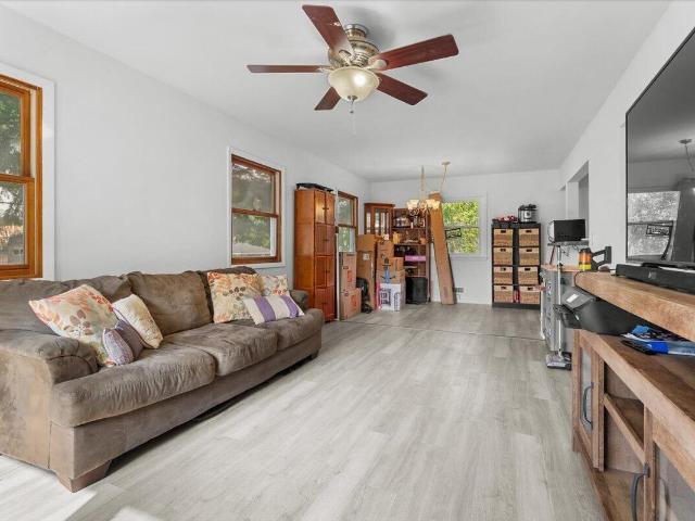 1004 4th Ave