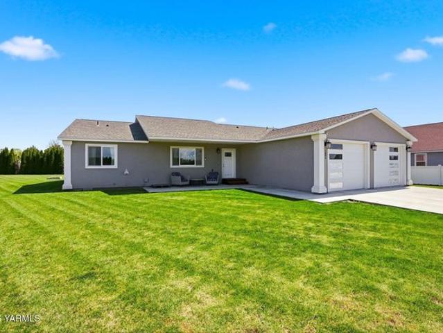 1004 6th Ave, Granger, WA 98932