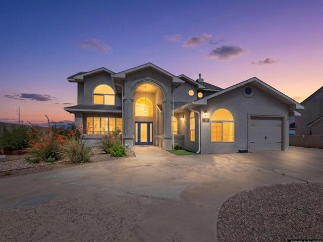 1004 6th St SE, Rio Rancho, NM 87124