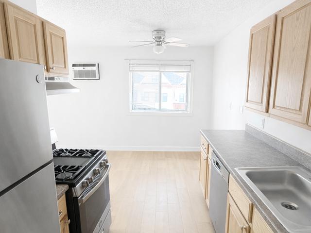 1004 7th St SE 2 Bedroom Apartment for Rent at 1004 7th St Se, Minneapolis, MN 55414 Dinkytown