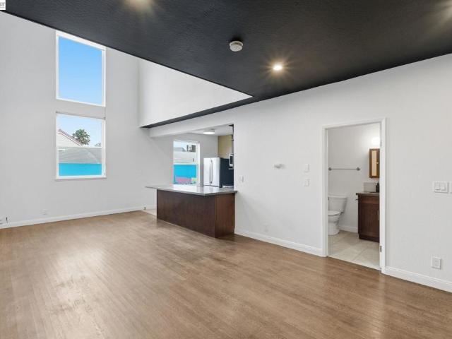 1004 9th Ave