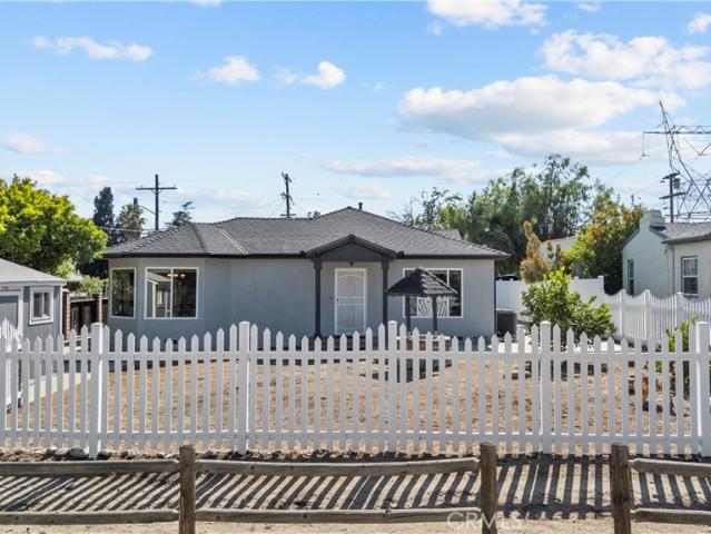 10053 Stonehurst Ave, Sun Valley, CA 91352 | MLS #SR26081 | Compass