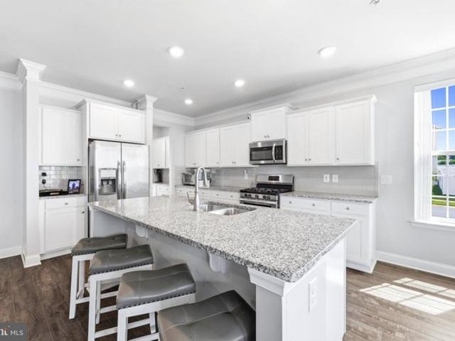 10050 Selkie Ln, Waldorf, MD 20601