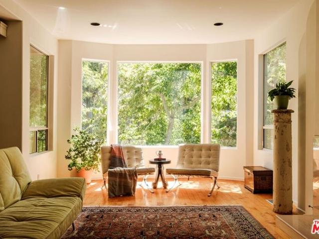 10055 Reevesbury Dr, Beverly Hills, CA 90210