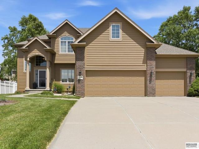 10058 Shannon Rd, La Vista, NE 68128