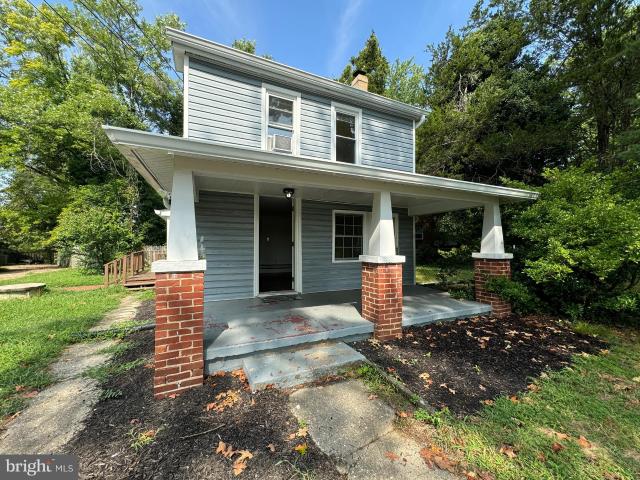 1005 Manning Dr, Fredericksburg, VA 22405 | MLS #VAST2048 | Compass