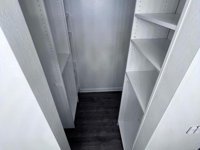 1005 Mohr Ln 4