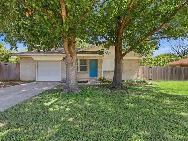 1005 Monterey Dr, Denton, TX 76209