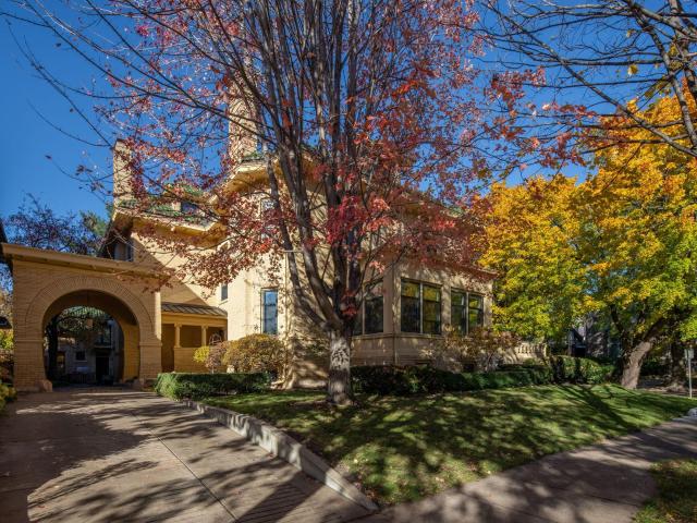 1005 Mount Curve Avenue