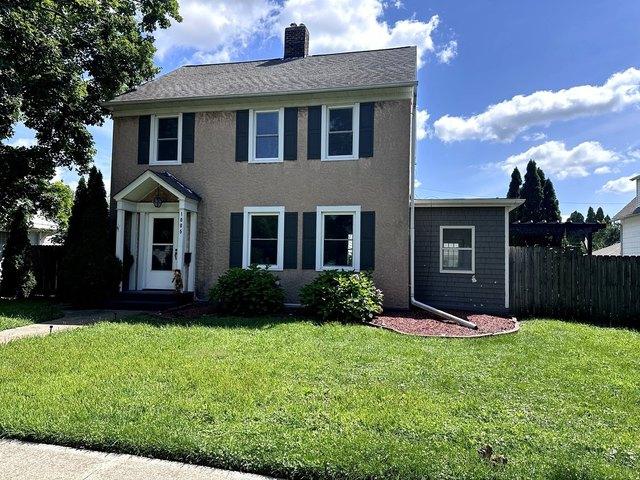 1005 N 3rd St, Clinton, IA 52732