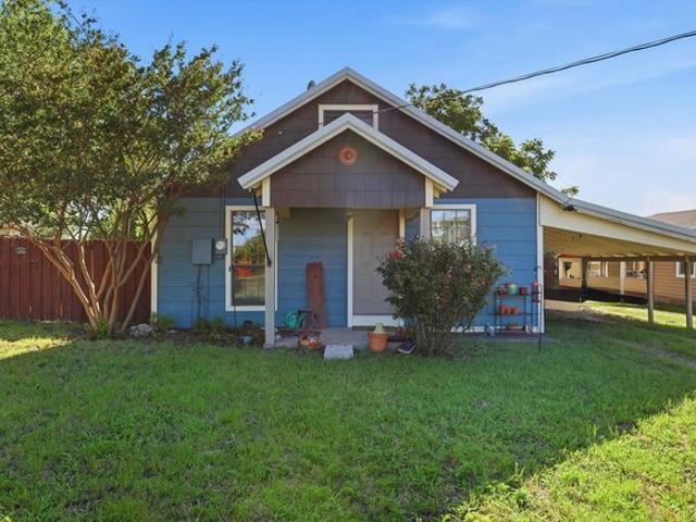 1005 N Oak St, Leonard, TX 75452