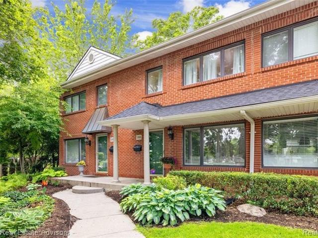 1005 N Old Woodward Ave, Birmingham, MI 48009