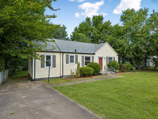 1005 Aladdin Dr