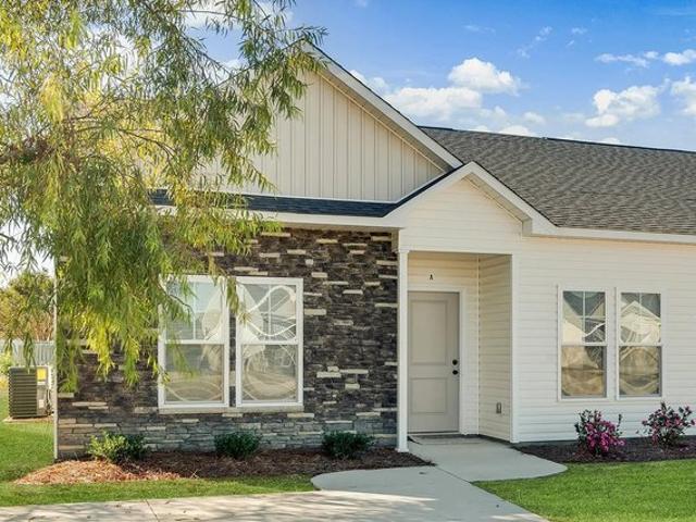 1005 Allen Ridge Dr, Greenville, NC 27834
