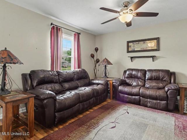 1005 Alverado Drive
