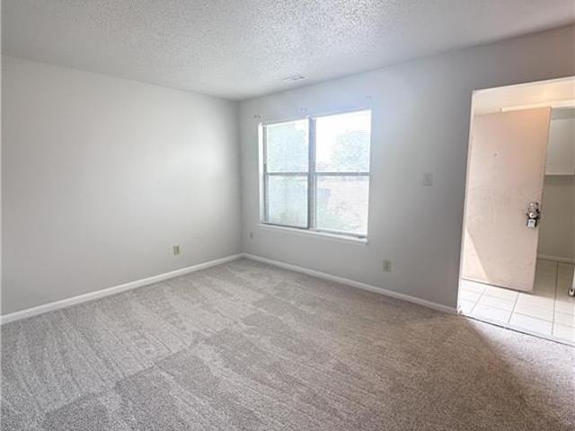 1005 Barnacle CT