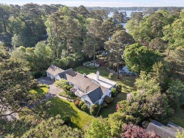 1005 Bay Colony DR