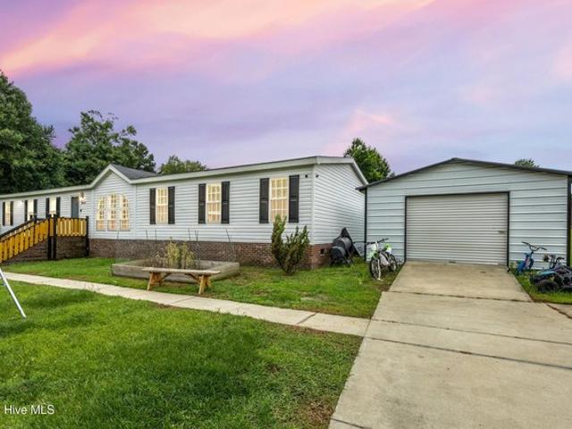 1005 Bow Sprit Ct, Jacksonville, NC 28546
