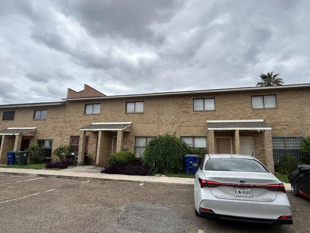 1005 Castle Heights Dr, Laredo, TX 78041
