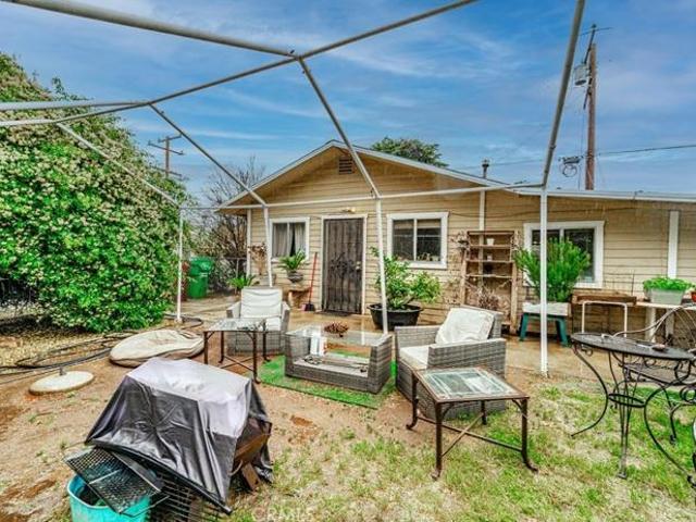 1005 Chestnut Ave, Beaumont, CA 92223