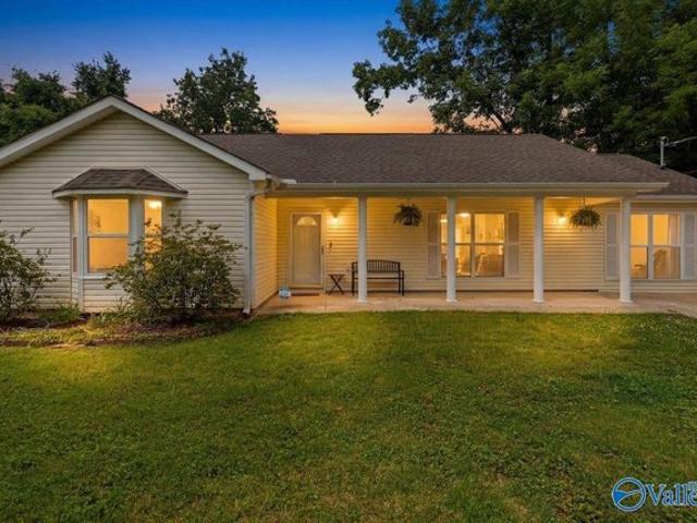 1005 Club View Dr NW, Huntsville, AL 35816