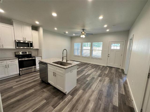 1005 Dubois Street