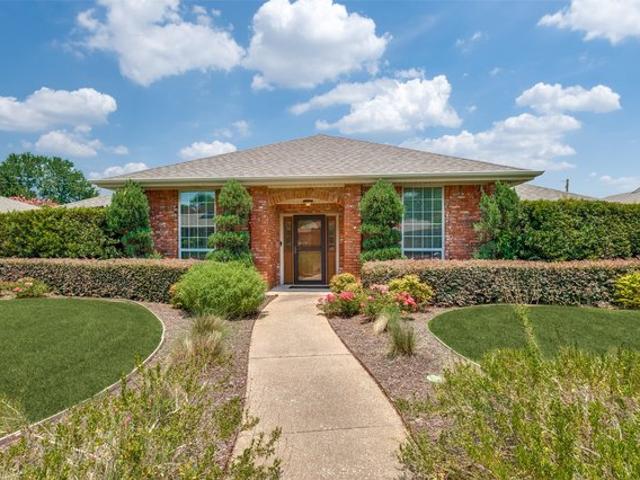 1005 DE Pauw Dr, Arlington, TX 76012