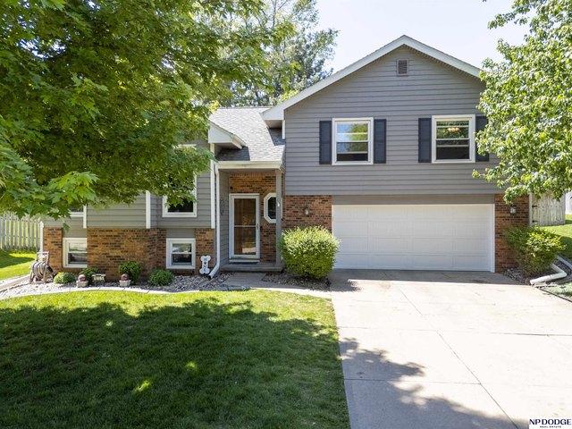 1005 Devon Dr, Papillion, NE 68046
