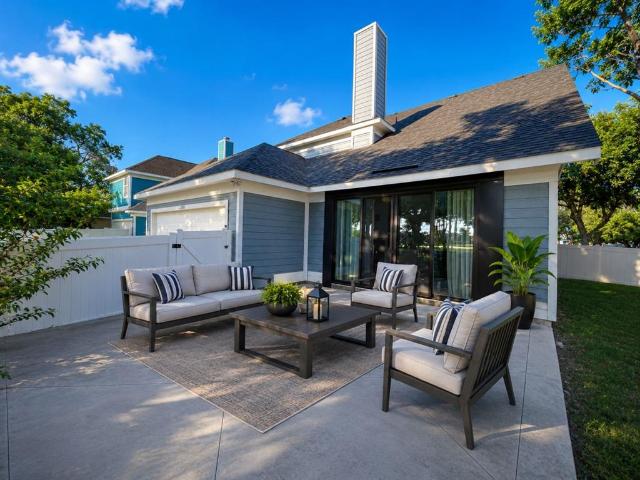 1005 Devonshire Drive
