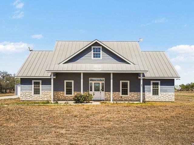1005 E County Road 678, Natalia, TX 78059