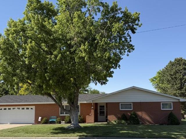 1005 E Melanie Ln, Garden City, KS 67846