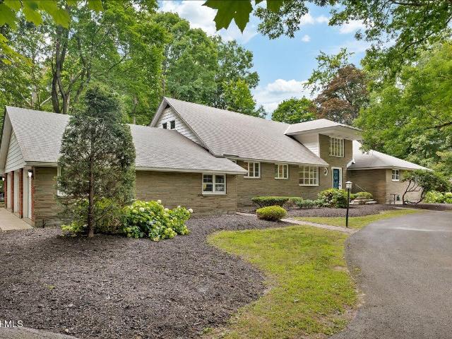 1005 Fairlane Road