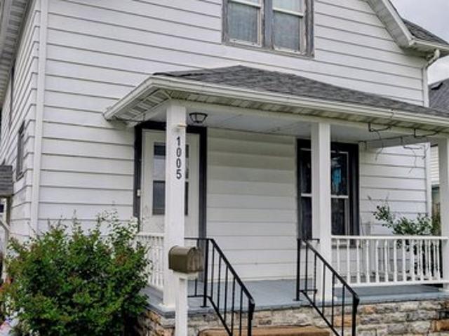 1005 Forest Ave, Waterloo, IA 50702
