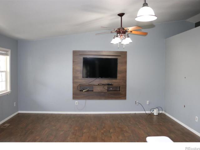 1005 Glacier Court