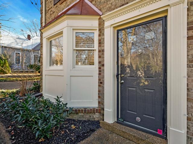 1005 Glendale Ln