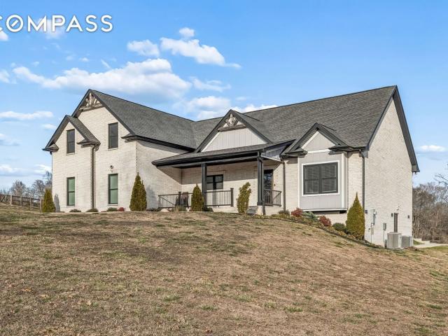 1005 Hickory Point Rd, Clarksville, TN