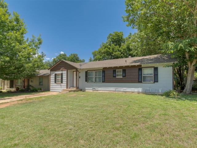 1005 Holly Lane
